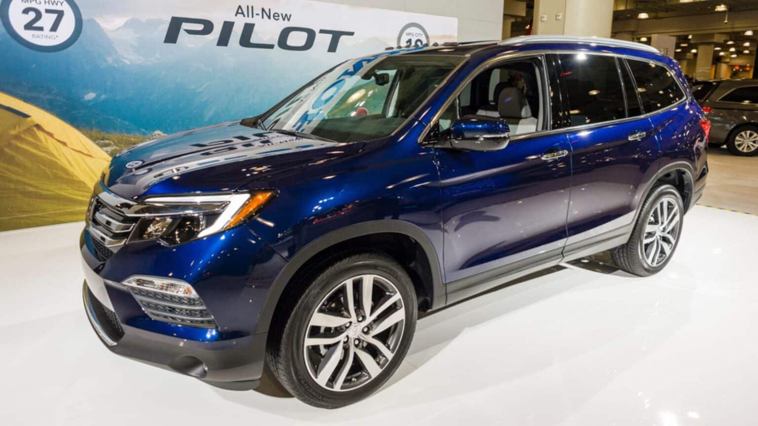 14 Chic Mom Cars for Growing Families That Aren't a Minivan - Mom Life