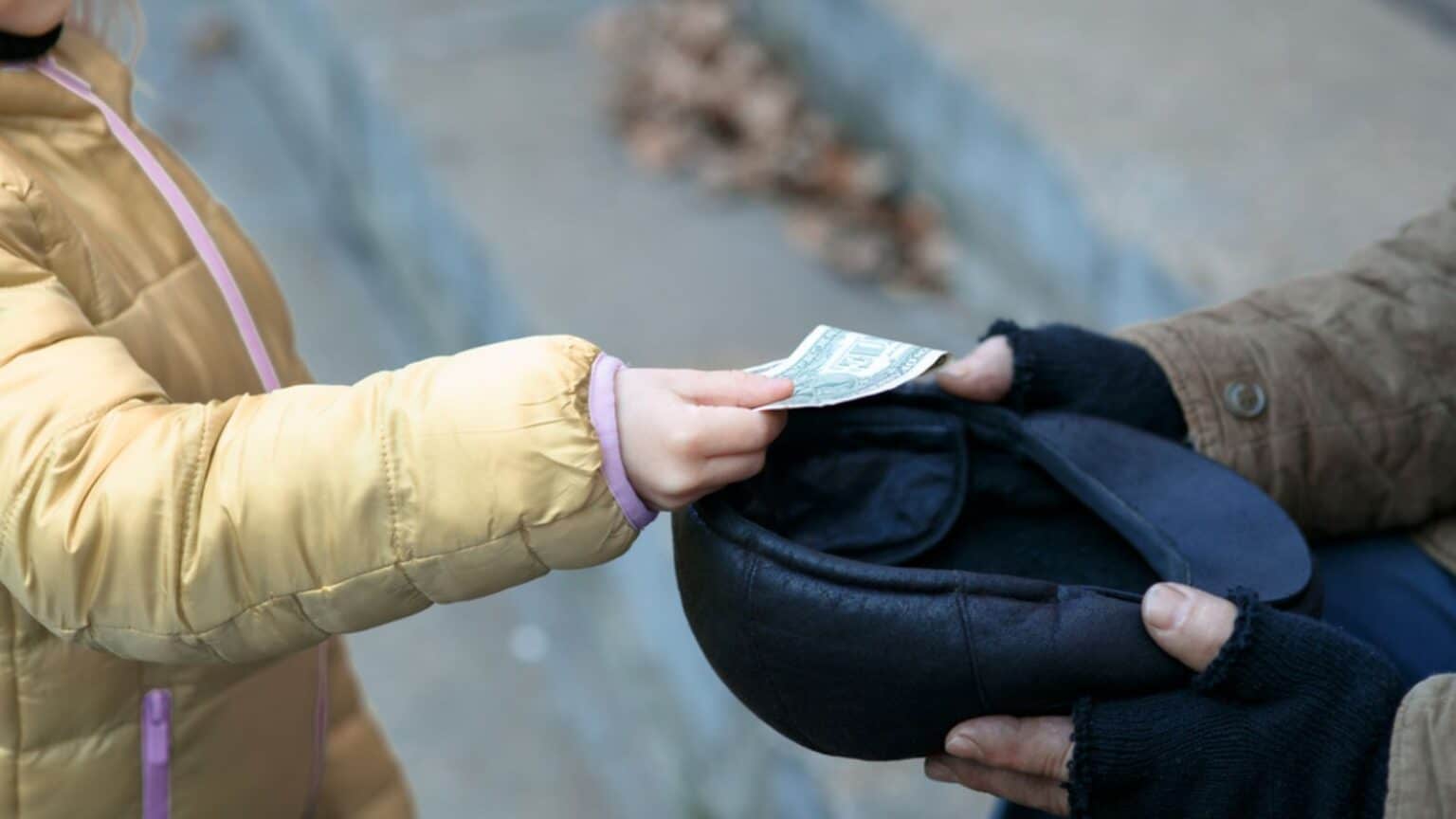 14 Ways to Raise Grateful Kids in a Selfish World - Mom Life