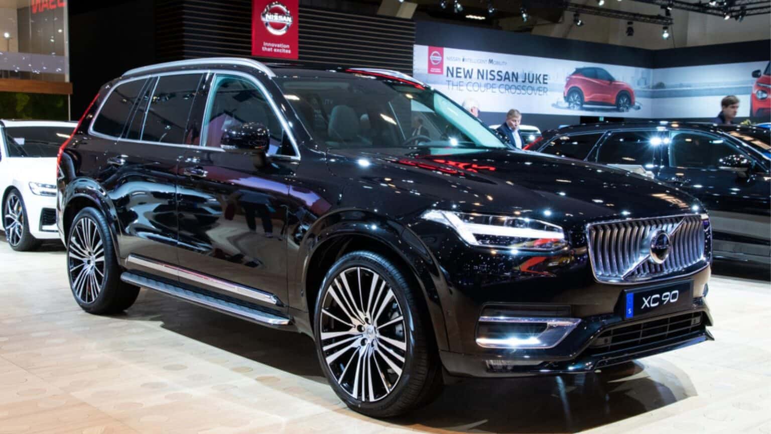 14 Chic Mom Cars for Growing Families That Aren't a Minivan - Mom Life