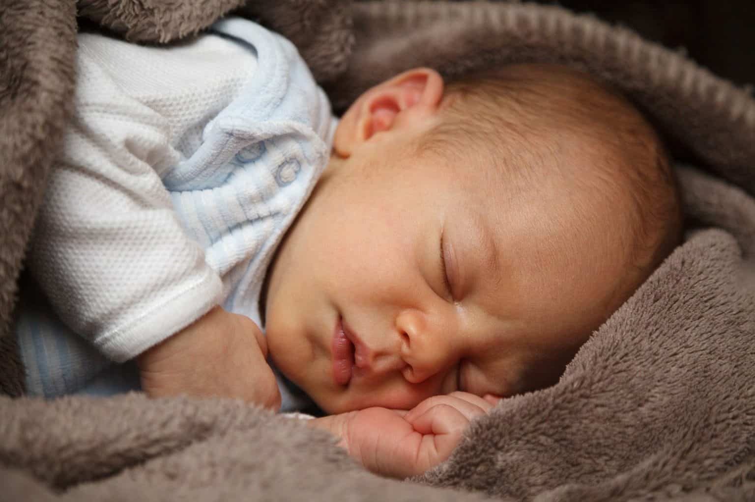 A Step-by-step Guide to Clean Your Baby - Mom Blog Life