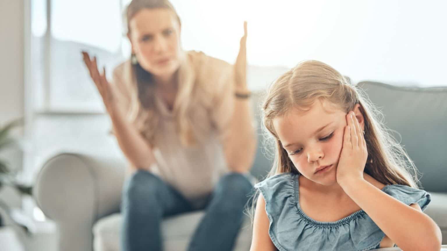 15 Warning Signs of Harmful Parenting Practices Causing Trauma - Mom Life